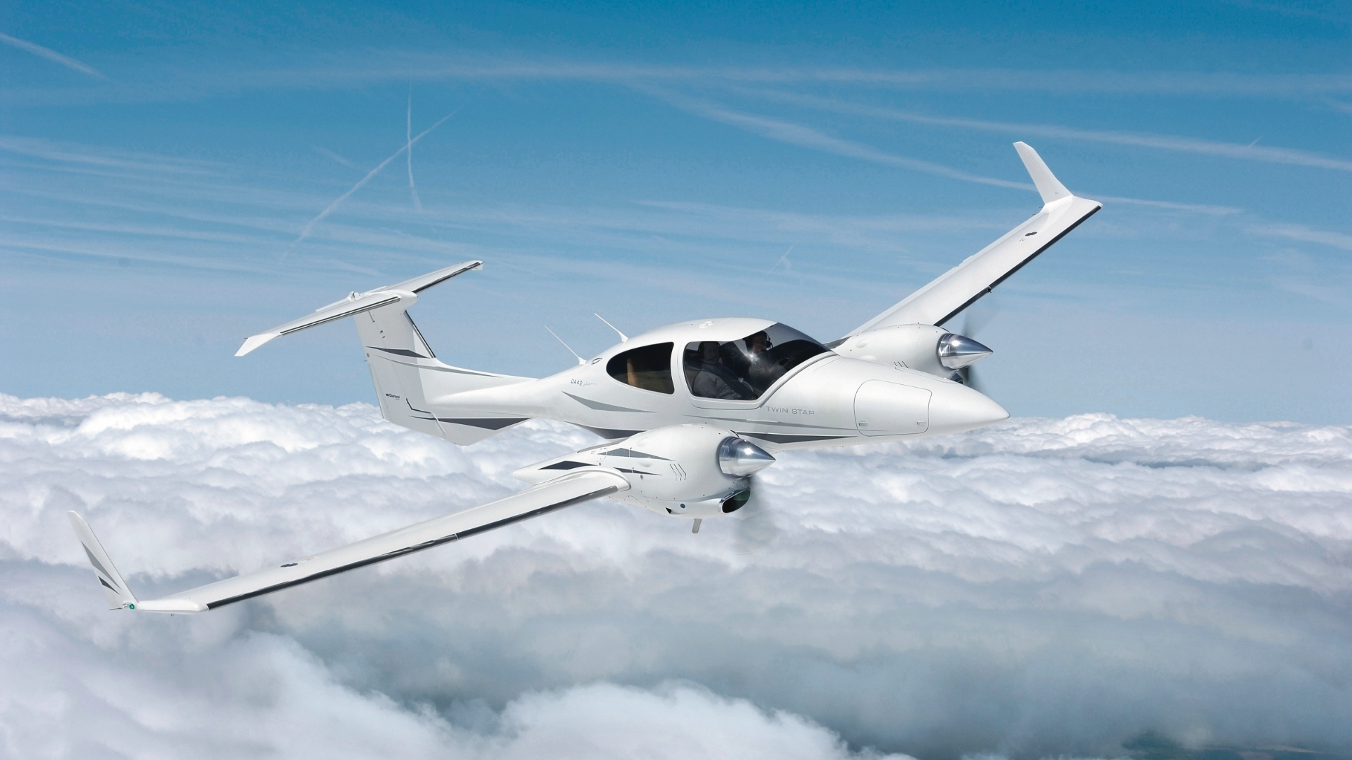 Diamond Aircraft – Flight Training Aircraft Manufacturer - AFM.aero