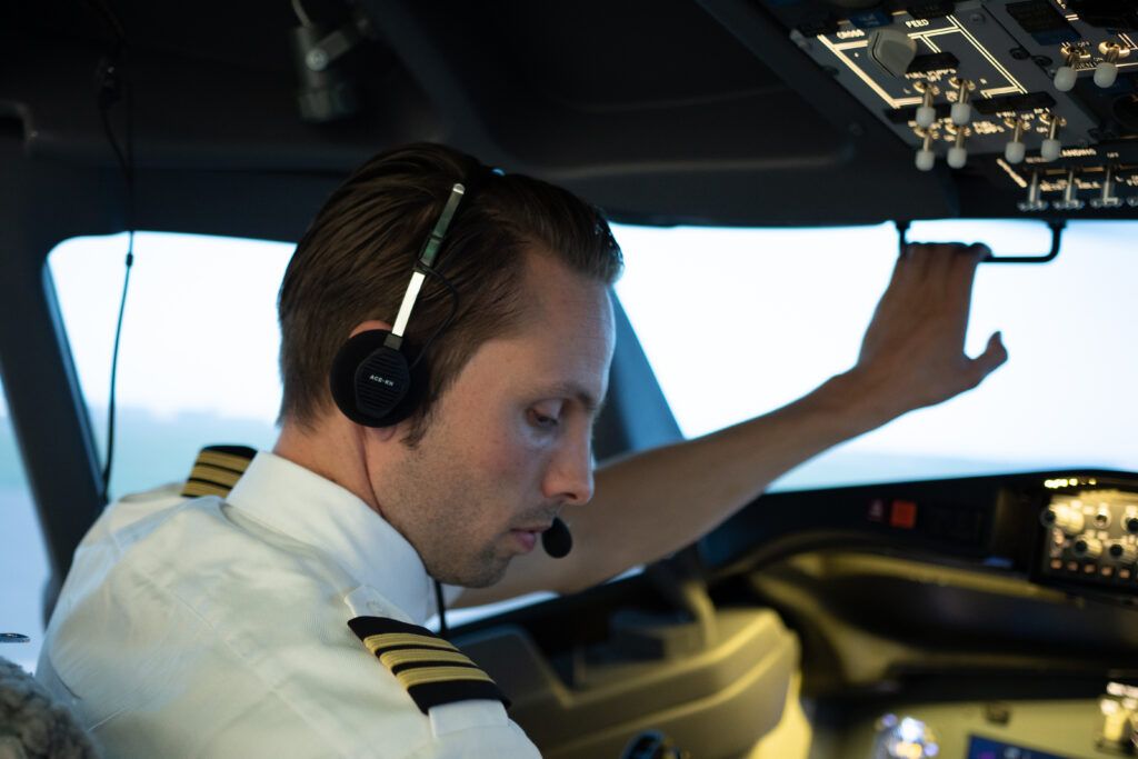 Simulator Manufacturer Wright Brothers Flight Technology to Incorporate AI Solutions for ATC ...