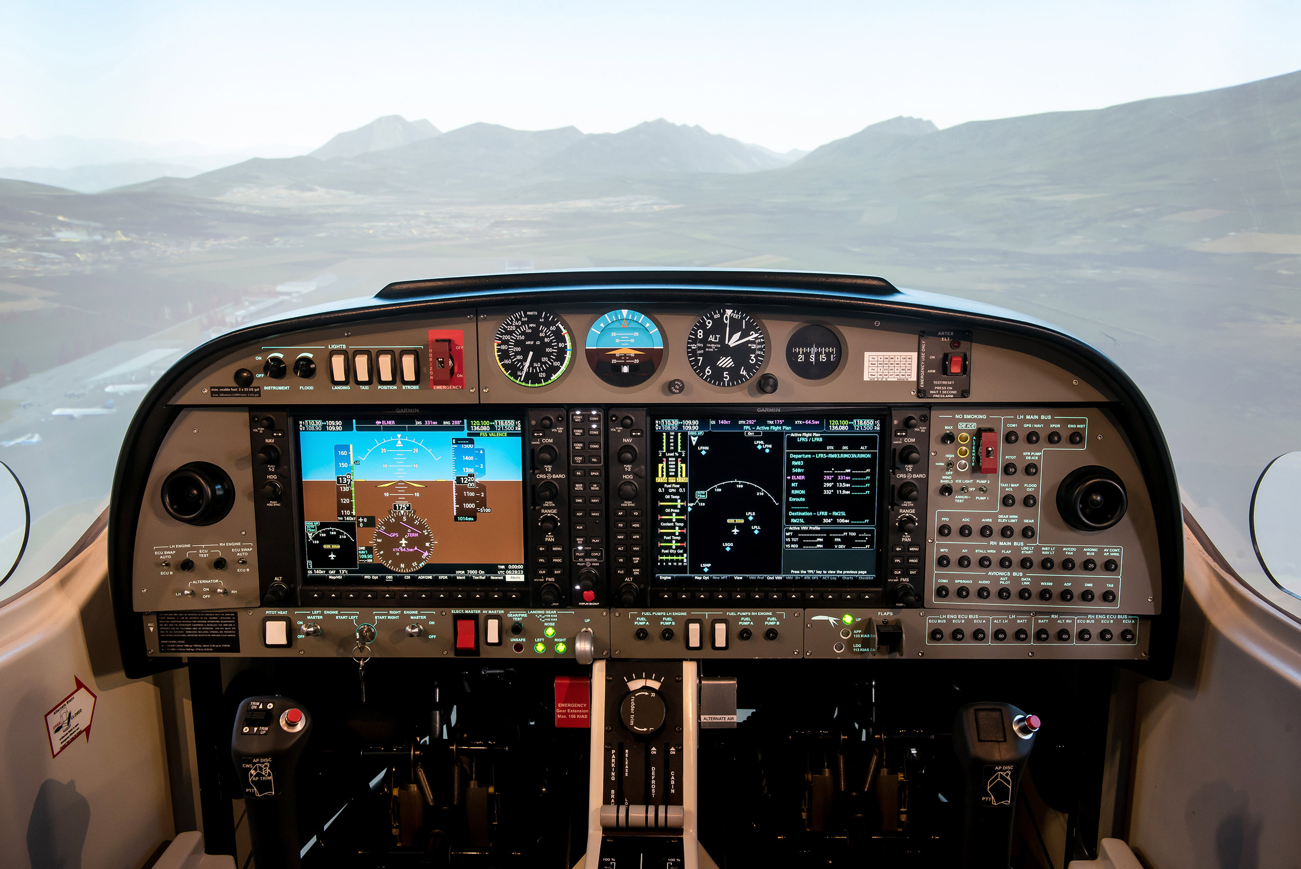 Diamond DA42 FNPT II Flight Simulator for Sale in the UK - AFM.aero