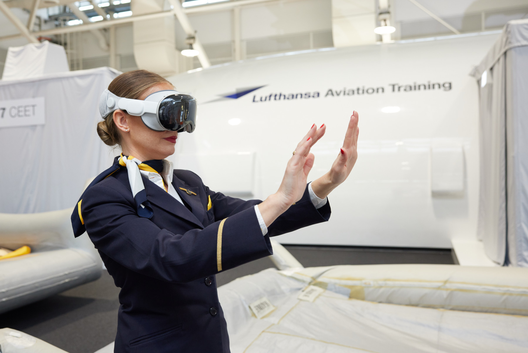 Lufthansa Aviation Training Collaborates with Apple and 3spin Learning ...